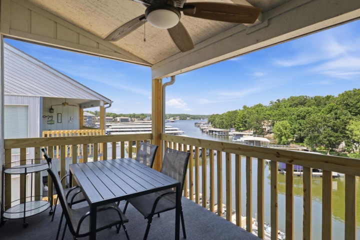 H Lake Front!, Remolded, Boat Slip, Patio Views, Pool, Perfect Location! - United States