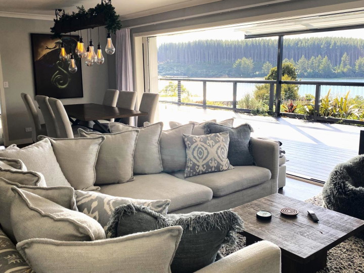 Luxury Lake House Retreat - Tokoroa