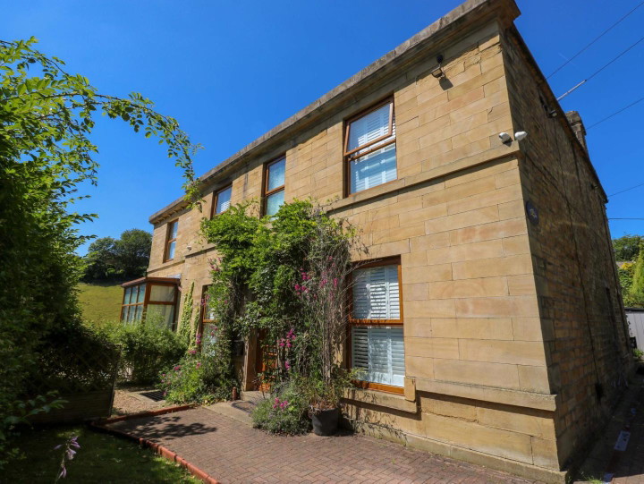 The Old Post Office - Pet Friendly Group Stays In Holmfirth - Holmfirth