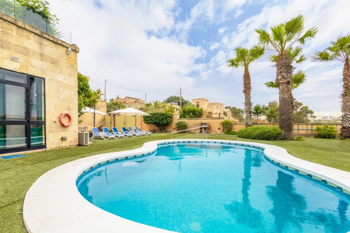 Zest Holiday Home - Malta