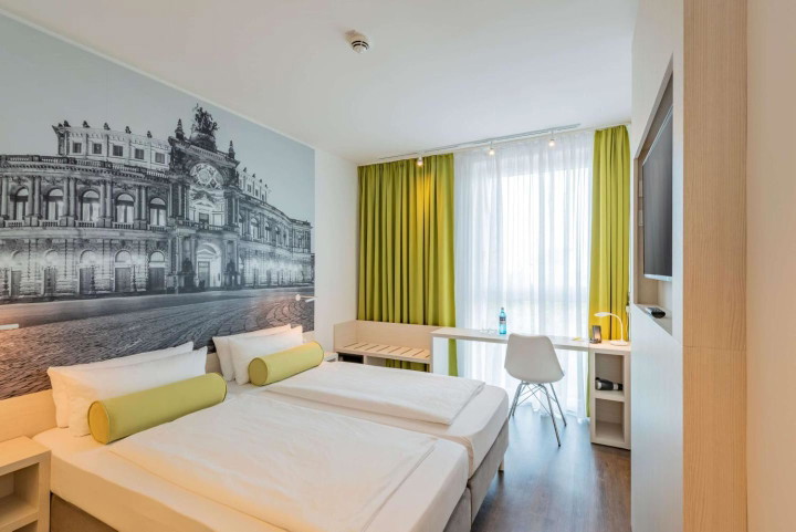 Super 8 By Wyndham Dresden - Freital