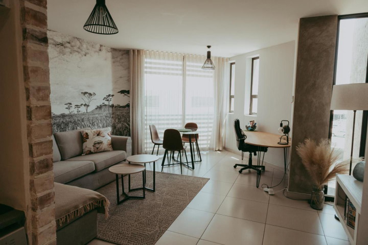 Veldt Suite - Luxury Apartment Near Grove Mall & Hospital Airbnb - Namibia