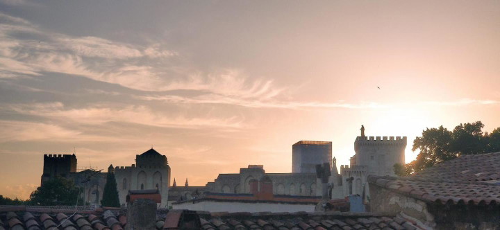 Maison Intra Muros, Clim, Terrasses Avec Vue Sur Palais Jaccuzzi Et Garage - Avignon
