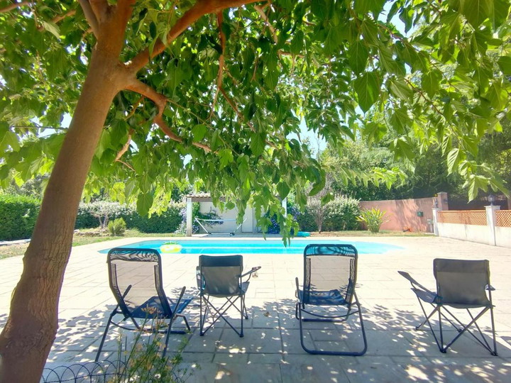 Studio Indépendant Au Calme,terrain Arboré De 2000 M2 Avec Piscine, à 15 Min Des Plages - Cuers