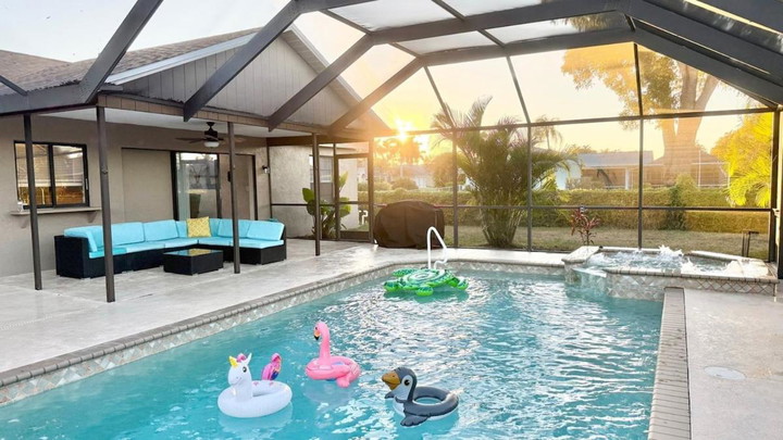 Family Oasis With Heated Pool & Hot Tub - Sanibel, FL