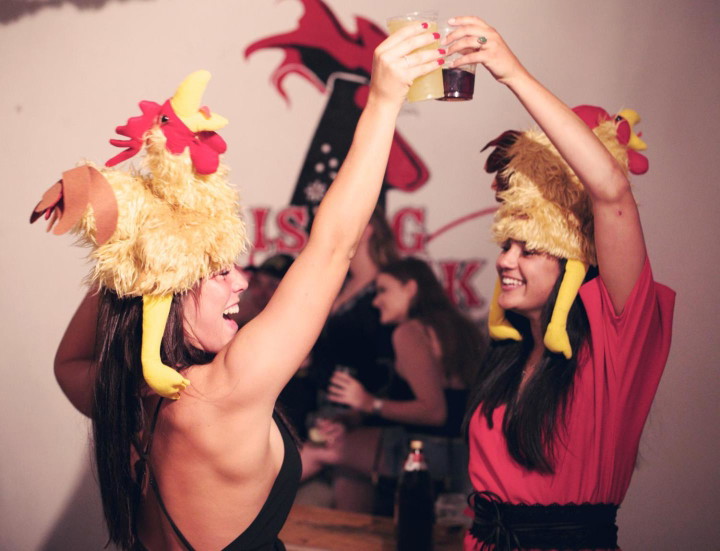 Rising Cock Party Hostel - ルース