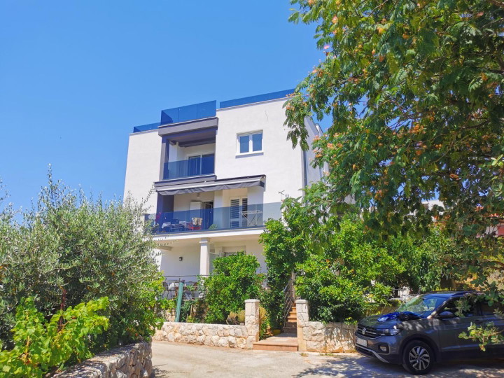 Apartment Adriana - Seget Vranjica