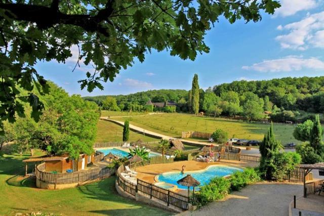 Hébergement Insolite En Dordogne - France