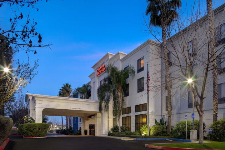 Hampton Inn & Suites Tulare - Tulare, CA