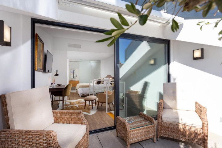 Stupendo-one Room Concept-center-air Conditioning - Loures