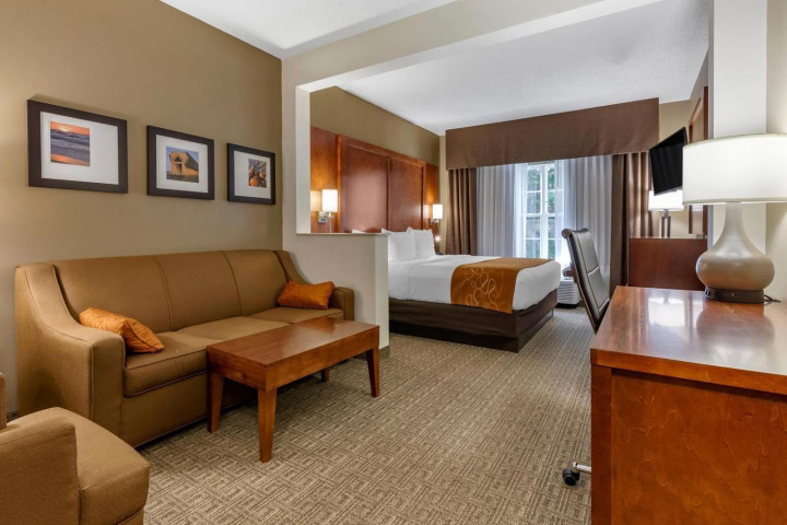 Comfort Suites Marquette - Marquette, MI
