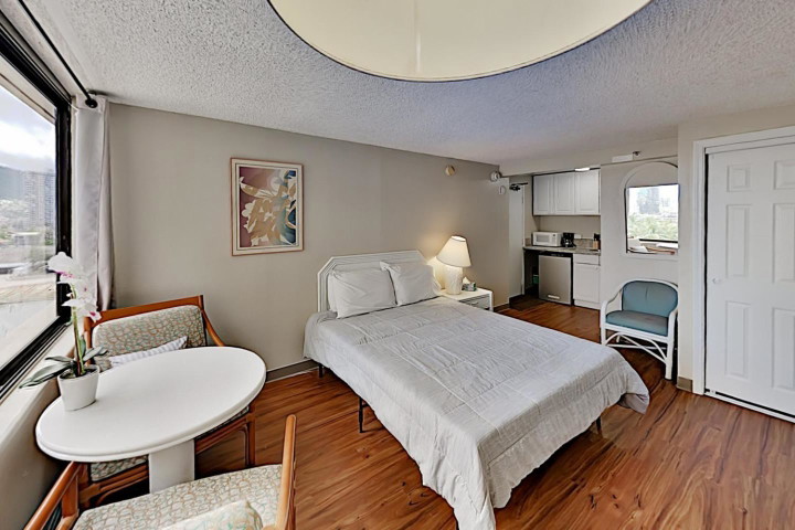 Delightful Hawaiian Monarch Studio - Honolulu