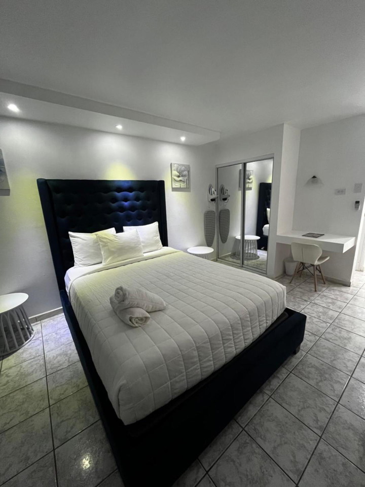 Douglas Highway Inn Hotel - Puerto Rico
