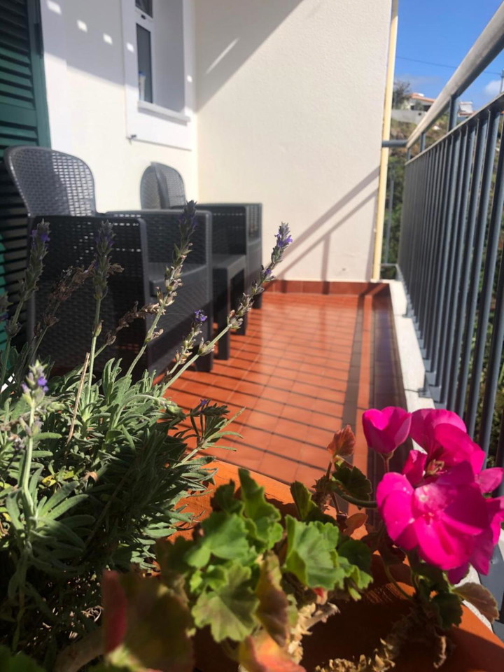 Em Casa Longe De Casa, Tão Bom! - Madeira