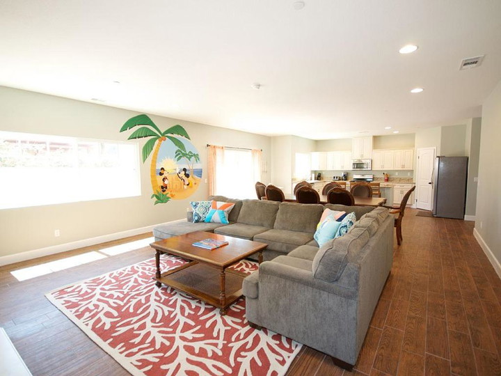 F-31 Mickeys Beach House - Brea, CA