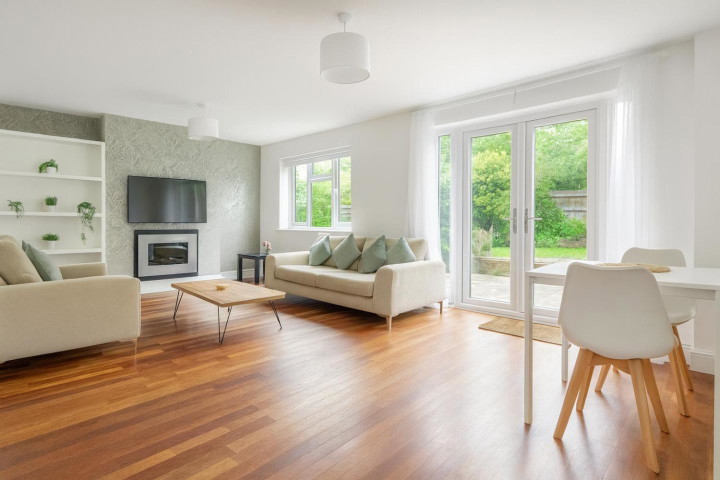 4 Bed House, Mk Centre With Parking Contractor & Family Friendly - Milton Keynes