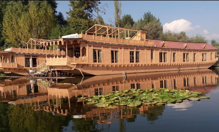 Palace Heights Houseboats - Srinagar