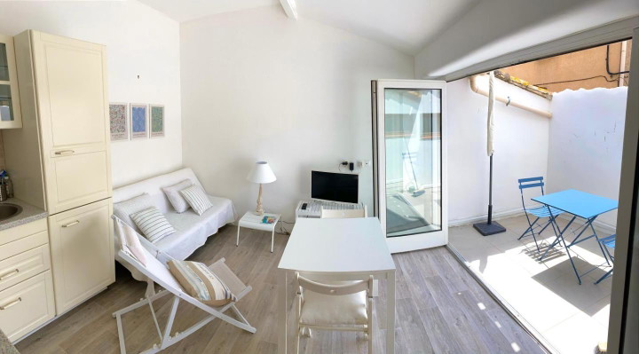 La Petite Maison Bleue - Réserve Africaine de Sigean