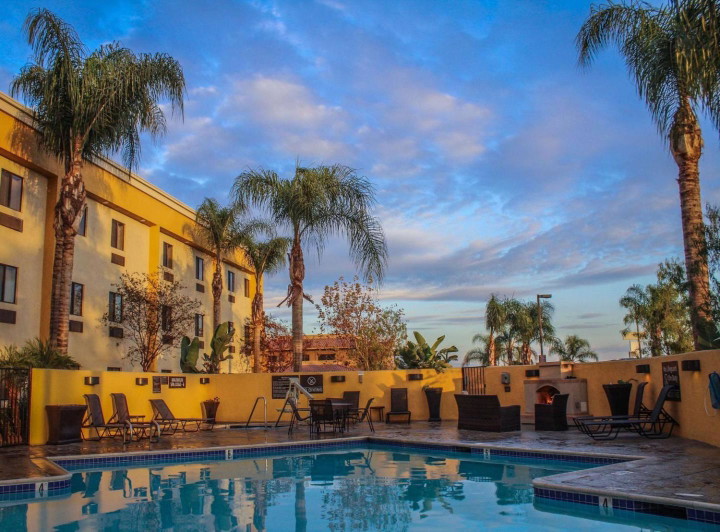 Best Western Plus Arrowhead Hotel - Fontana, CA