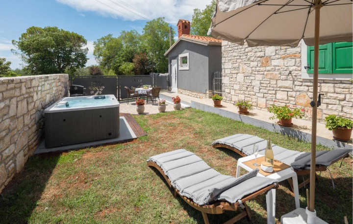 Cozy Home In Umag With Wifi - Istrie
