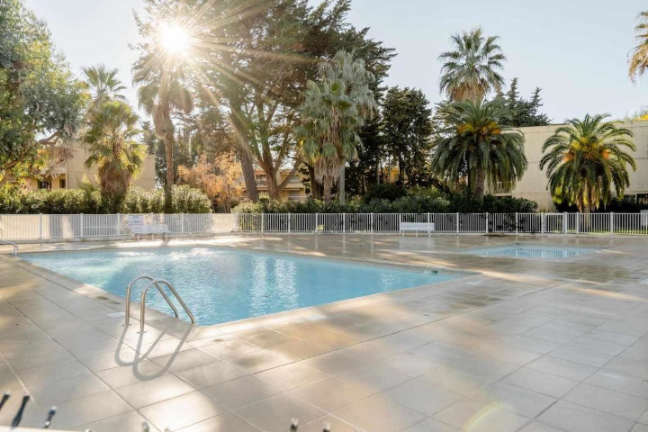 Hello Côte D'azur - Spacious Apartment At A 5 Min Walk From The Beach - French Riviera