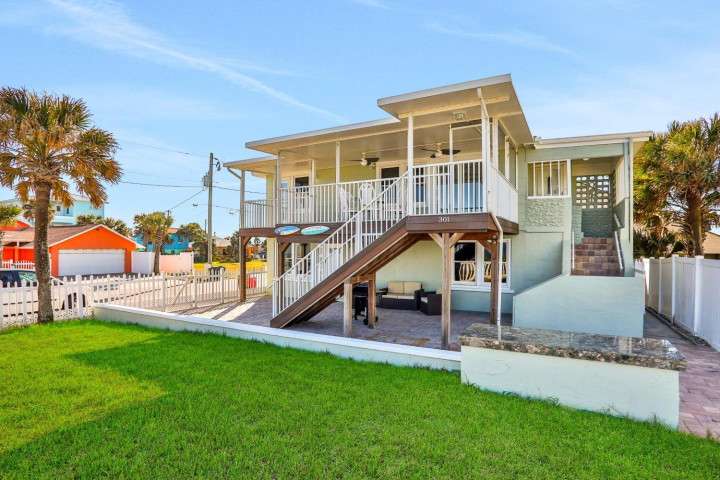 Updated Home Across From Beach With Covered Balcony, Central Ac, & Washer/dryer - Flagler Beach, FL