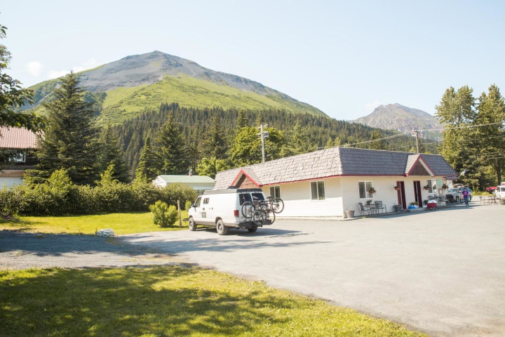Trailhead Lodging - Seward, AK