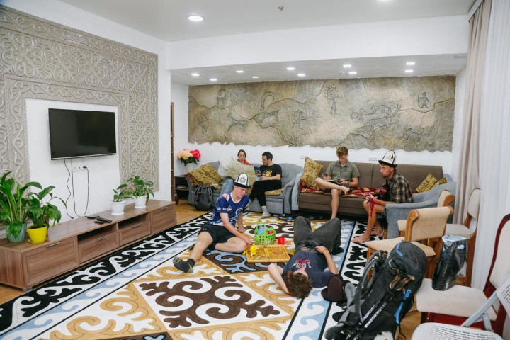 Apple Hostel Bishkek - Bishkek