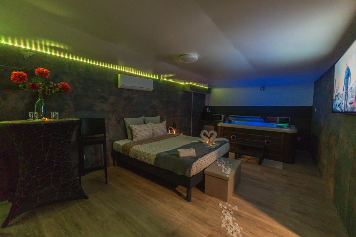 Suite Tentation Avec Jacuzzi - Châteauneuf-les-Martigues