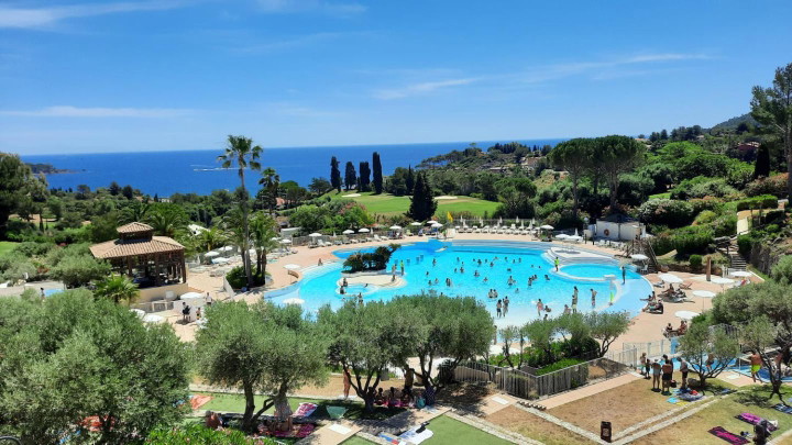 Huuummm C'est Là ! Beau T2 Cap Estèrel Village Avec Clim ! - Fréjus