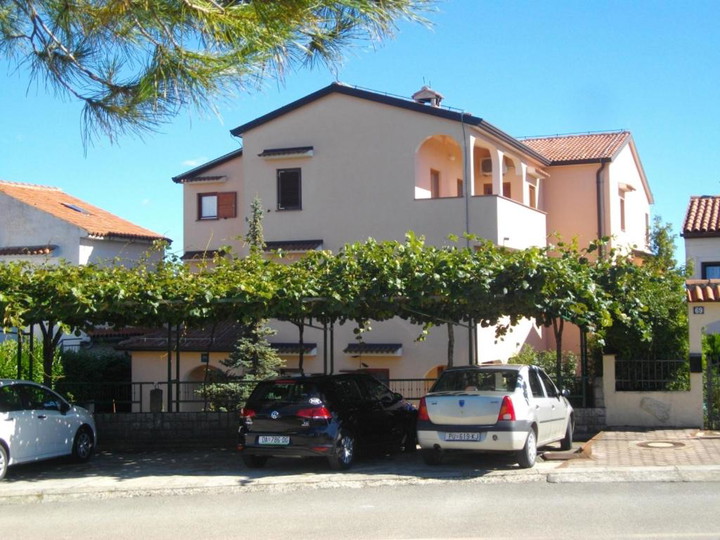 Studio Apartment In Porec With Balcony, Air Conditioning, Wi-fi (3794-6) - Rovinj