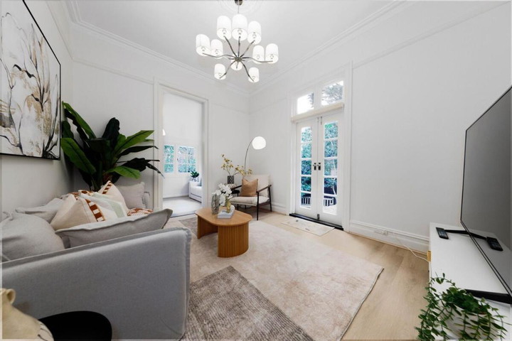 Spacious 3br Family Home At Central Chatswood - North Sydney