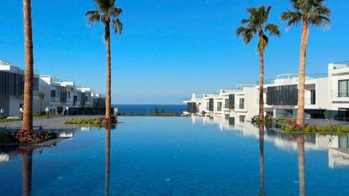 Apartment With Sea View And Resort Facilities - Cyprus