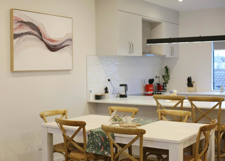 Cozy And Comfortable, Sunny Three-storey Building - Auckland