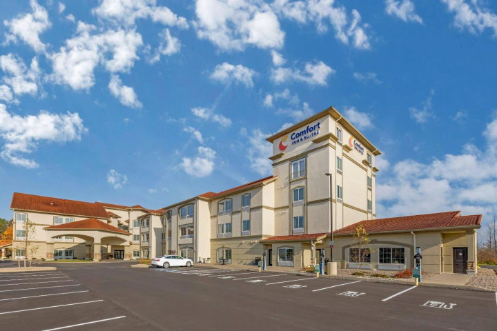 Comfort Inn & Suites Verona At Turning Stone Resort Casino - Verona