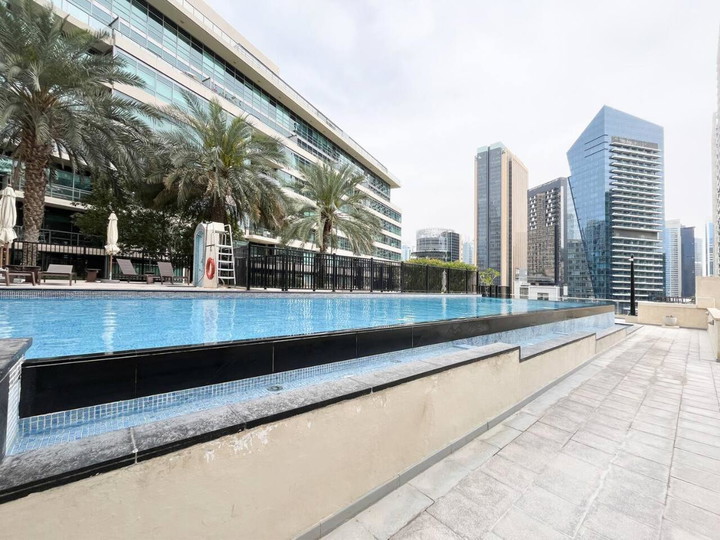 Luxurious 2 Bed Waterfront Living At Marina Quays - Dubai