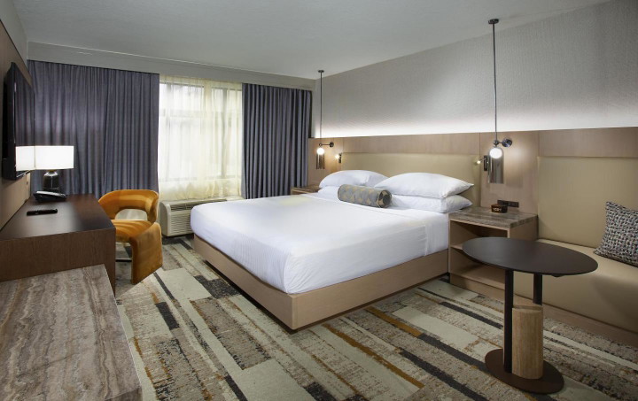 The Paramount Hotel - Kirkland, WA