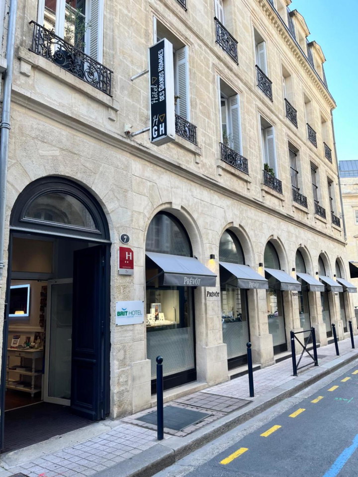 Hotel Des Grands Hommes - Bordeaux Centre - Le Haillan