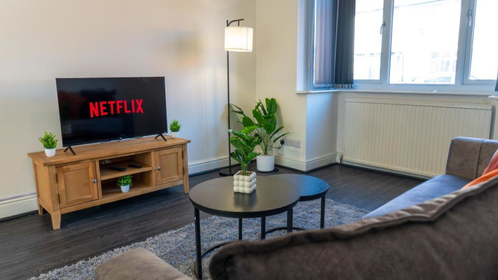 Spacious Private Home Sleeps 5 Garden & Parking - Leicester