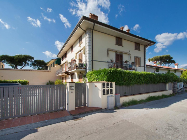 Apartment Maddalena By Interhome - Pietrasanta