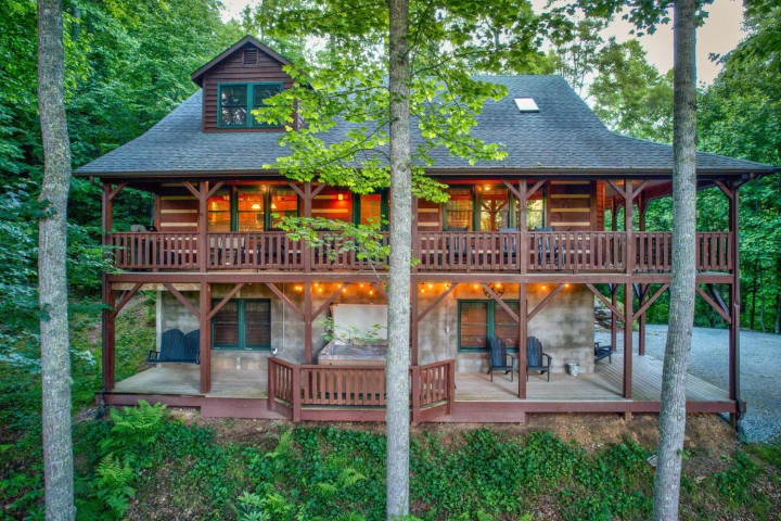 Carolina Charm - Blowing Rock, NC