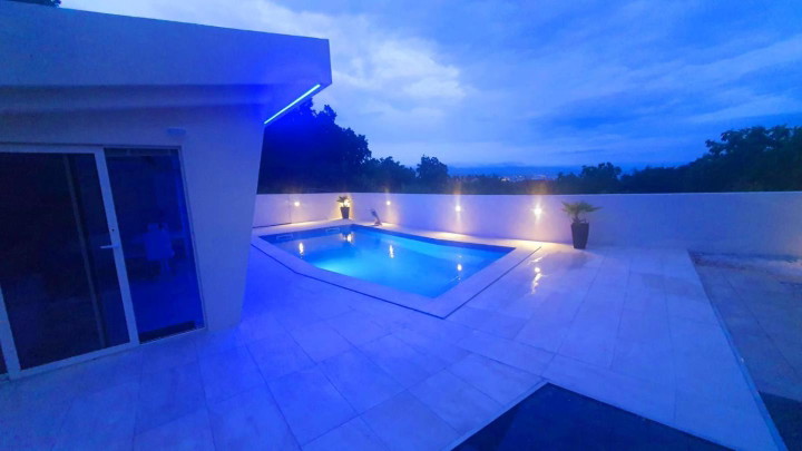 Penthouse Jacuzzi & Pool Luxury Apartments - Rijeka