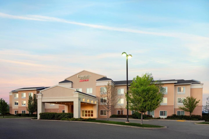Fairfield Inn & Suites Redding - Redding, CA