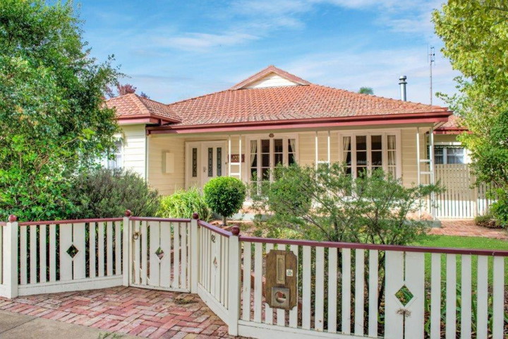 Ayr House - Echuca Holiday Homes - Echuca