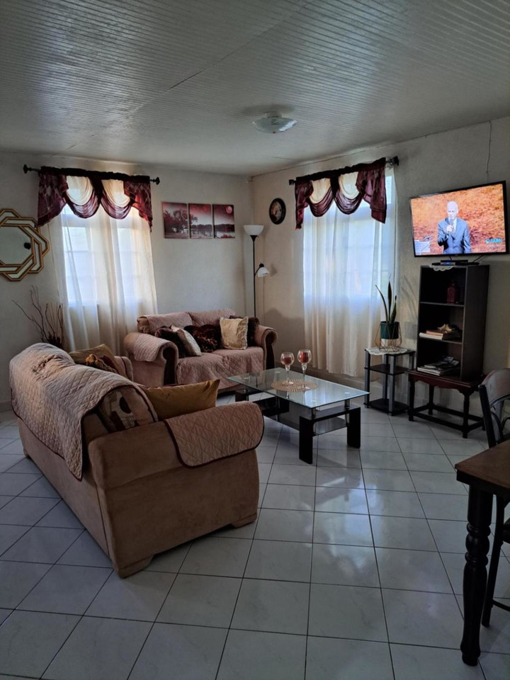So-neez Upstairs Apt - Barbados