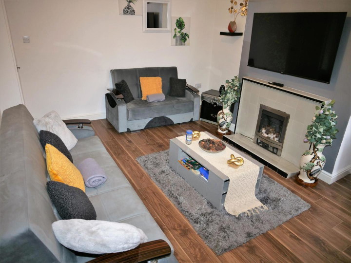 Comfortable Home From Home Bolton Central - Sleeps - 10 - Bolton