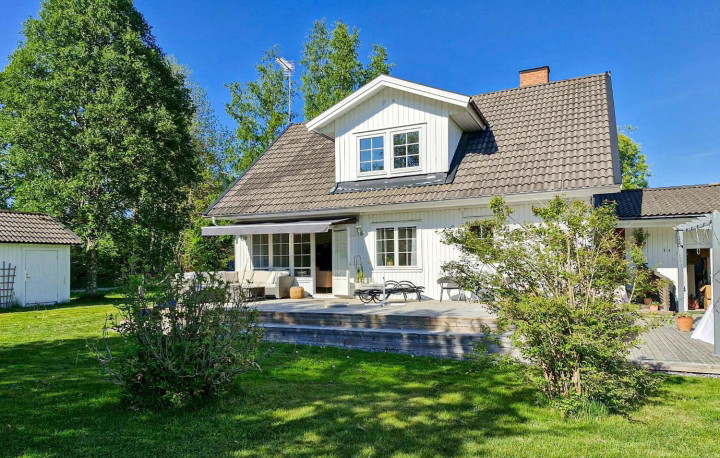 5 Bedroom Cozy Home In Gräddö - Åland