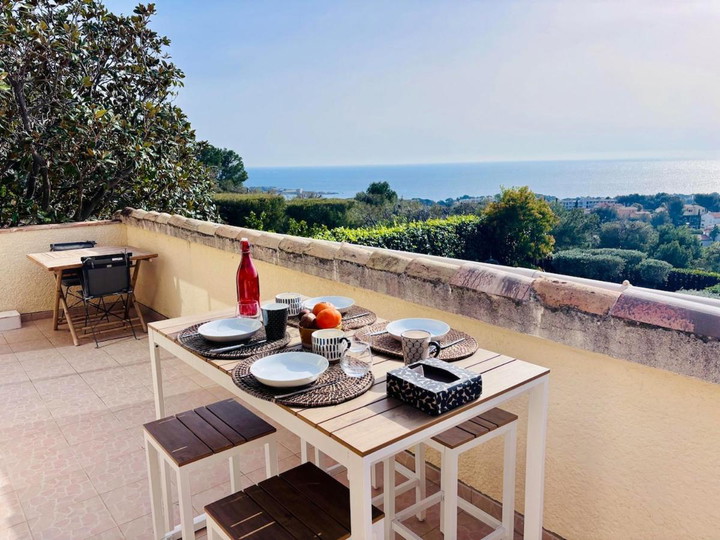Magnifique T4 Haut De Villa Vue Mer-3 Chambres - Bandol