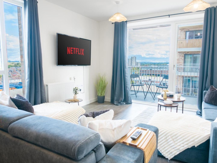 Central Harrow - Skyline Balcony - Sleeps 6 - 10 Min To Wembley -- 30 - Watford