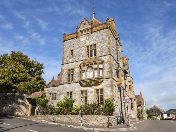 3 Coram Tower - Lyme Regis